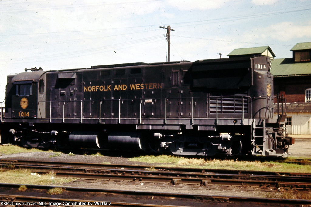 N&W C425 1014